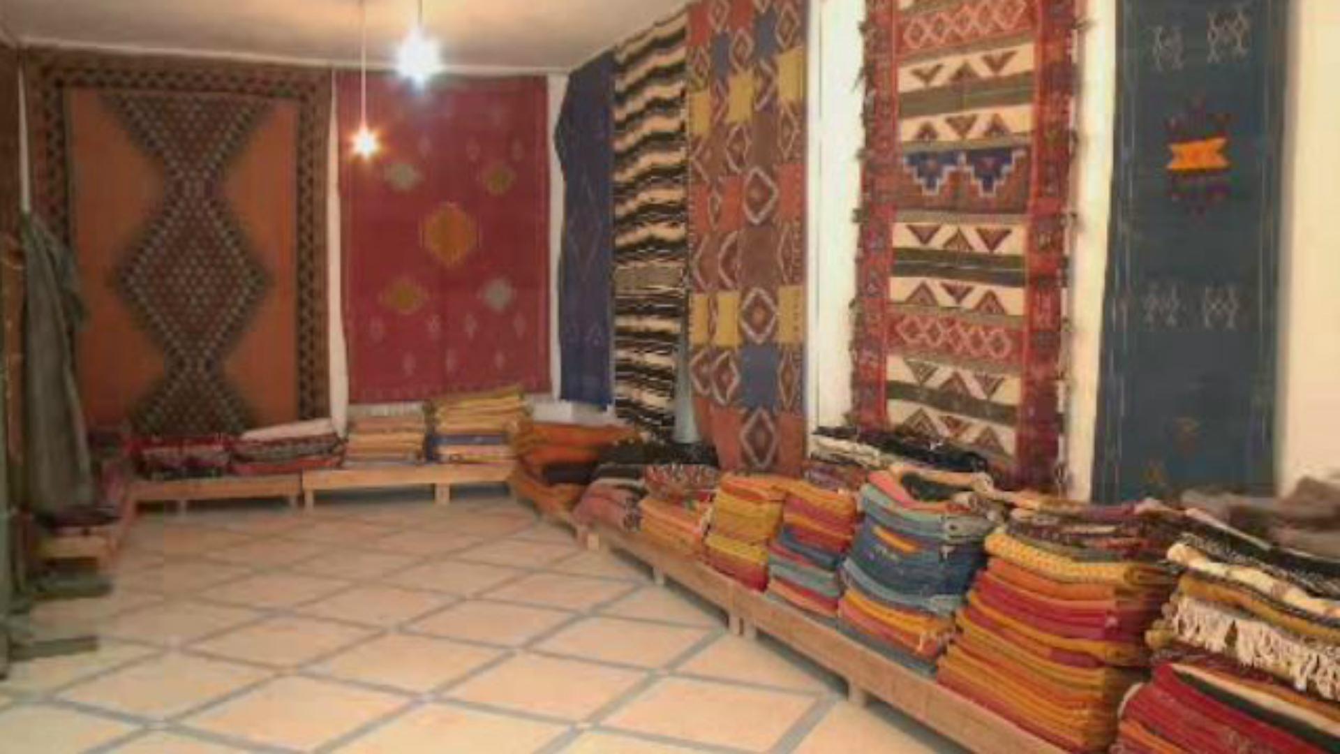 Morocco Carpets: Berbers preserving traditional carpet-weaving - TRT World