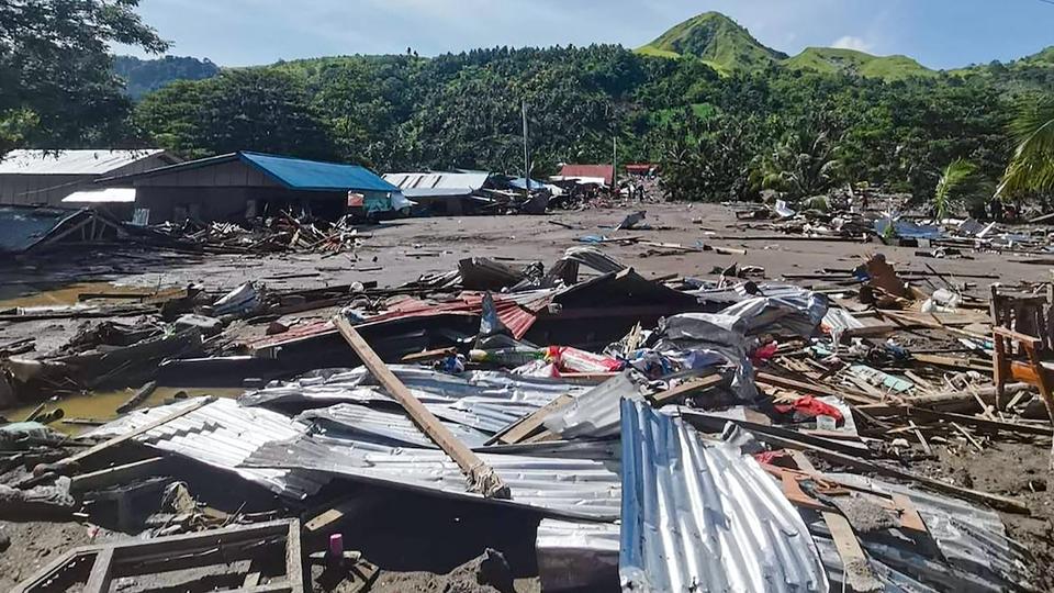 Death toll from Philippine tropical storm soars