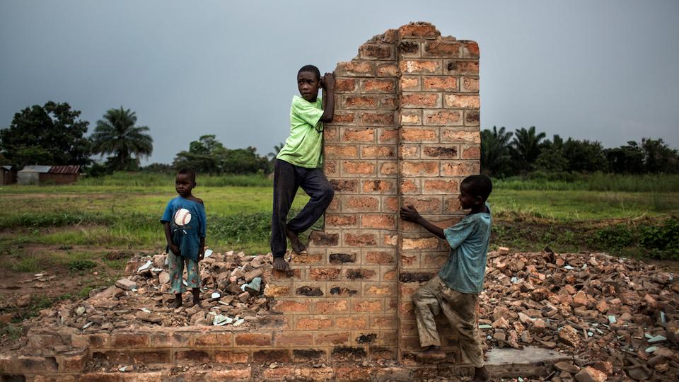 Civilians flee Democratic Republic of Congo as conflict continues