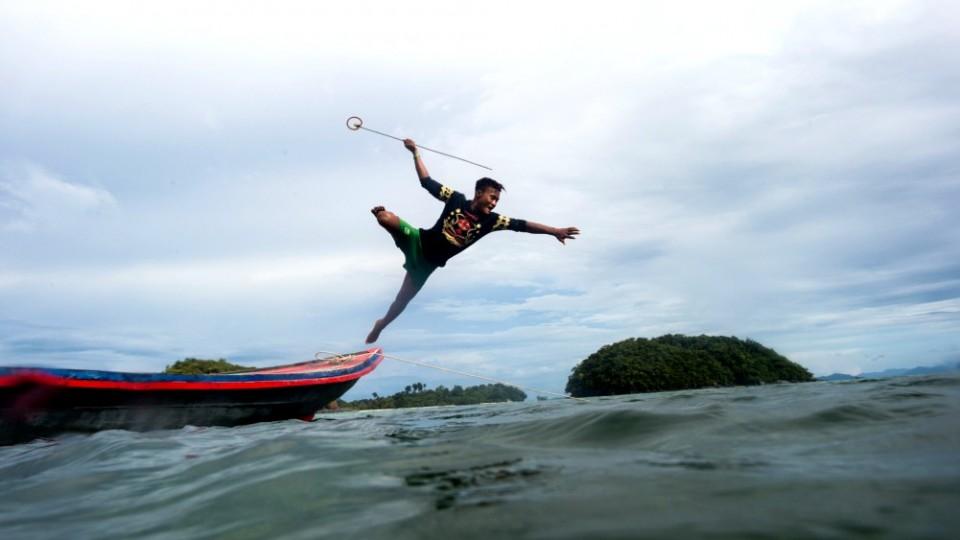 In pictures: The shrinking world of Myanmar's sea nomads